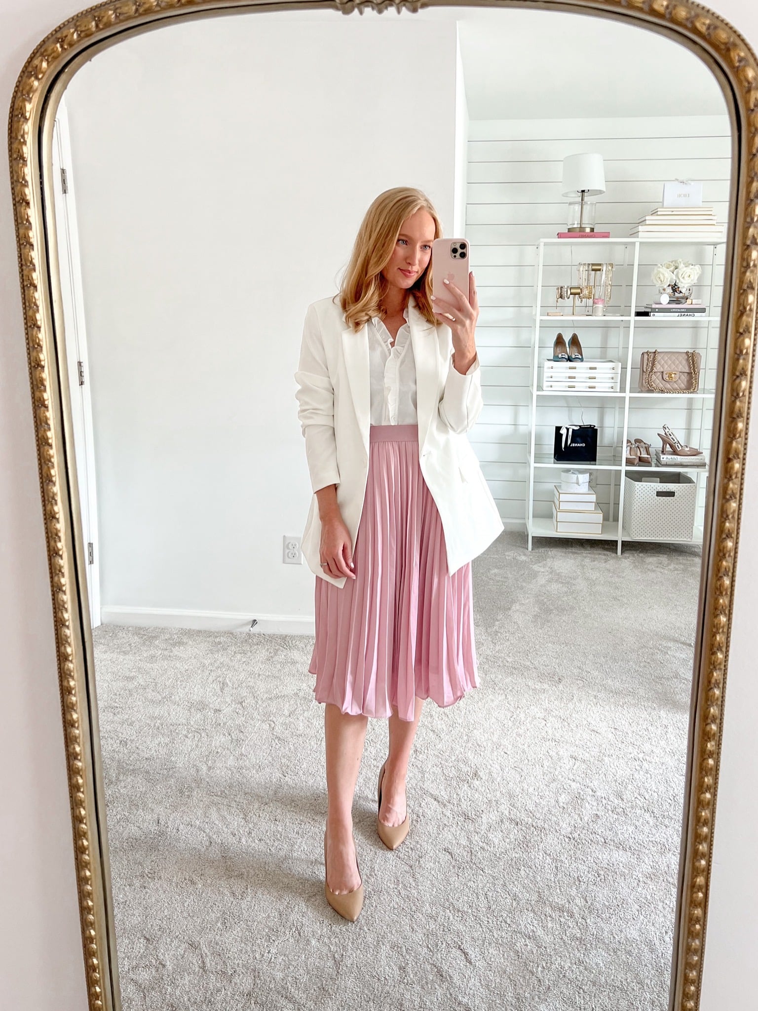 Style Tips for Women With A Short Torso - Strawberry Chic