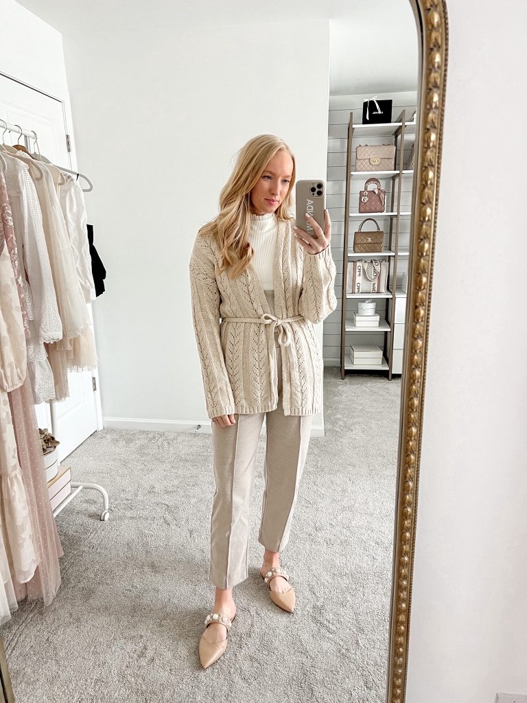 15+ White Winter Outfits - Strawberry Chic