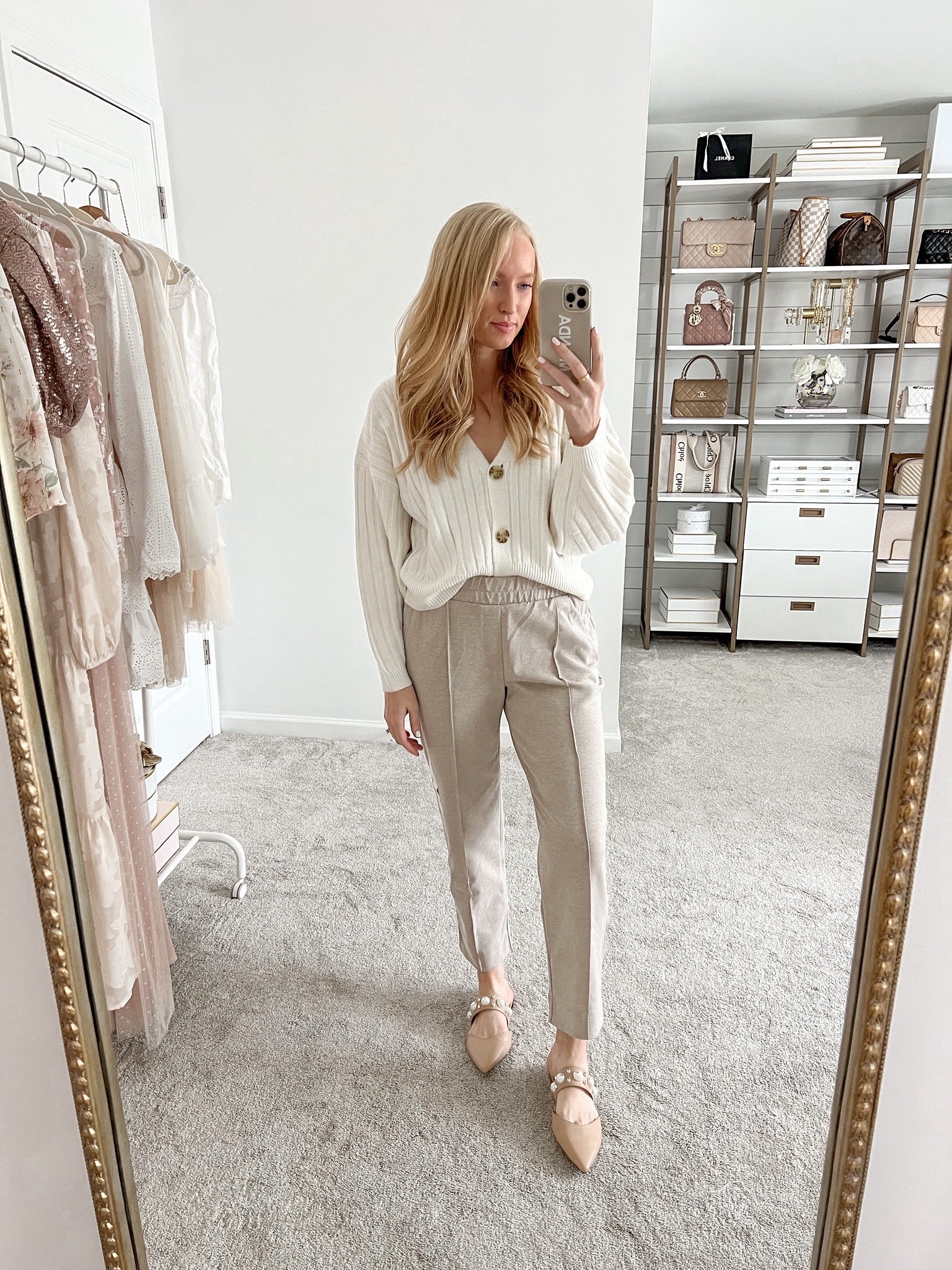 15+ White Winter Outfits - Strawberry Chic