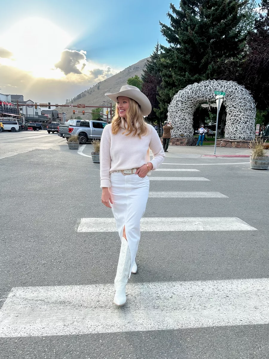 10 White Skirt Outfit Ideas Strawberry Chic